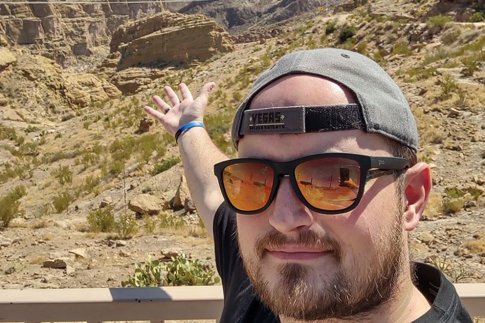 Meet Joshua Roth | Owner/ Investment Advisor - SHOUTOUT ARIZONA