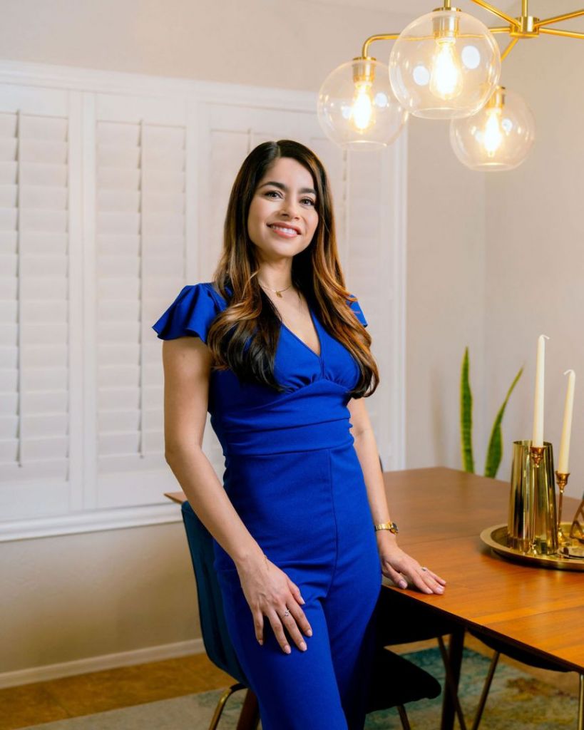 Meet Analaura DeVary | Owner & Care Advocate - SHOUTOUT ARIZONA